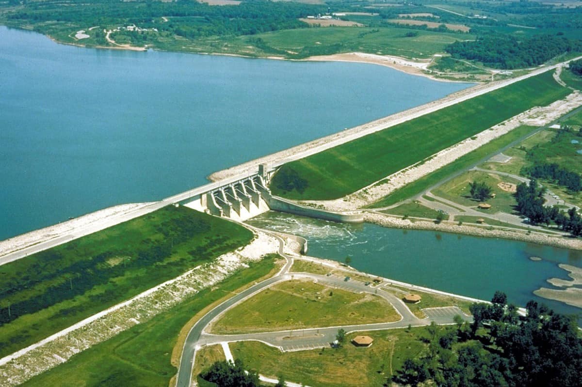 Best Fishing Spots Near Pella, Iowa (Red Rock Dam) - TheBookOnGoneFishing